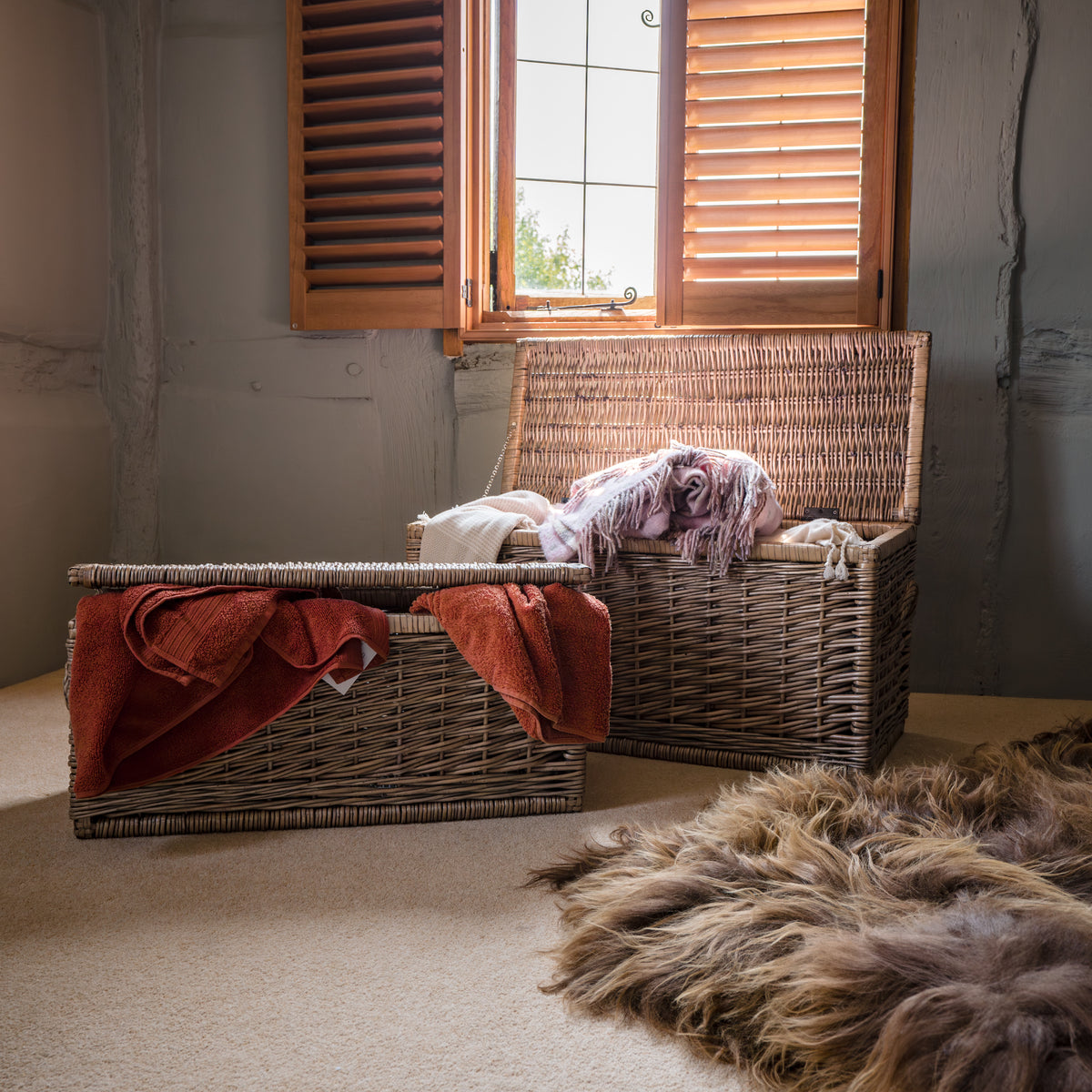 Deluxe Antique Wash Rapallo Wicker Storage Basket Trunk – Arthur Cameron