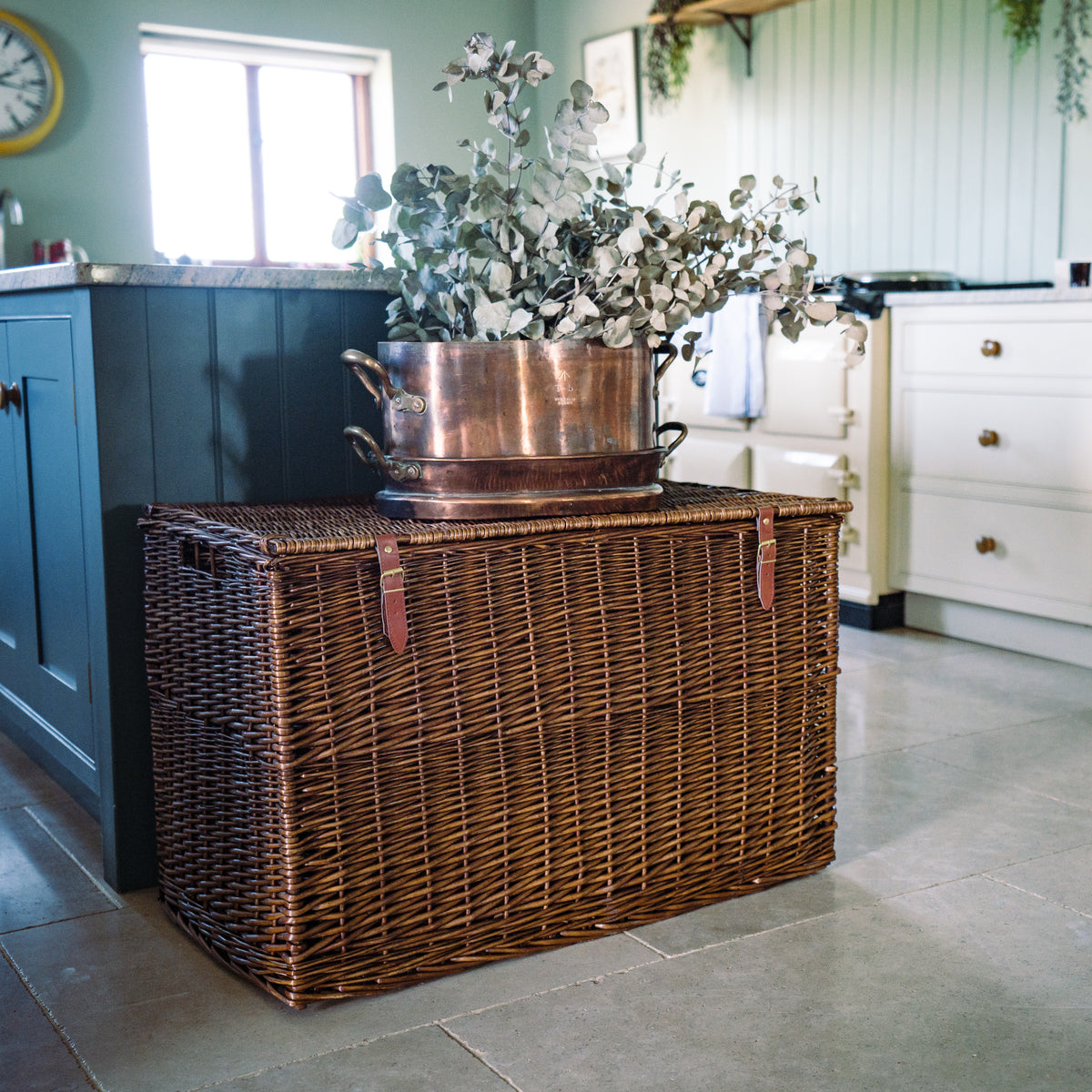 Distilled Brown Lightweight Wicker Storage Trunk – Arthur Cameron