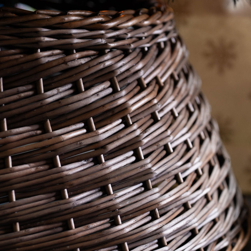 Antique Wash Rapallo Weave Wicker Tree Skirt - Extra Large – Arthur Cameron