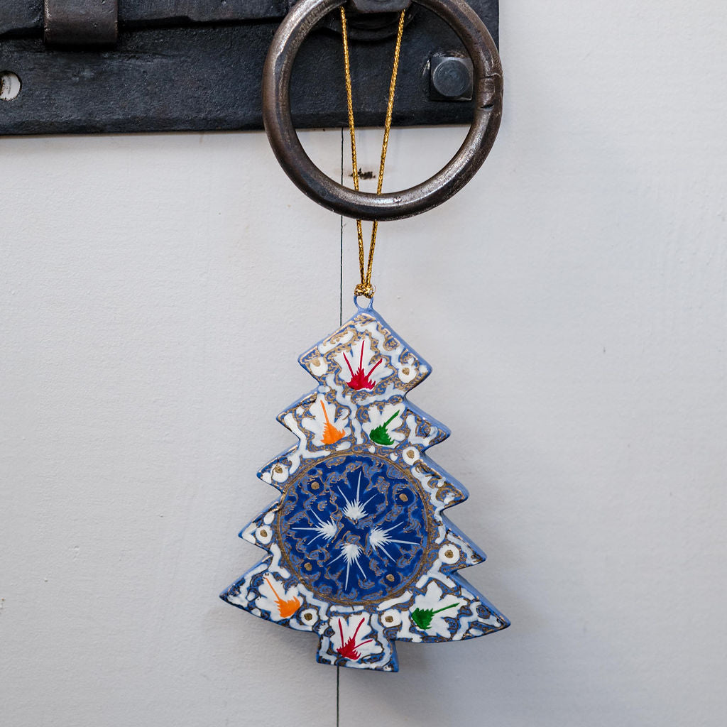 Starburst Christmas Tree – Arthur Cameron