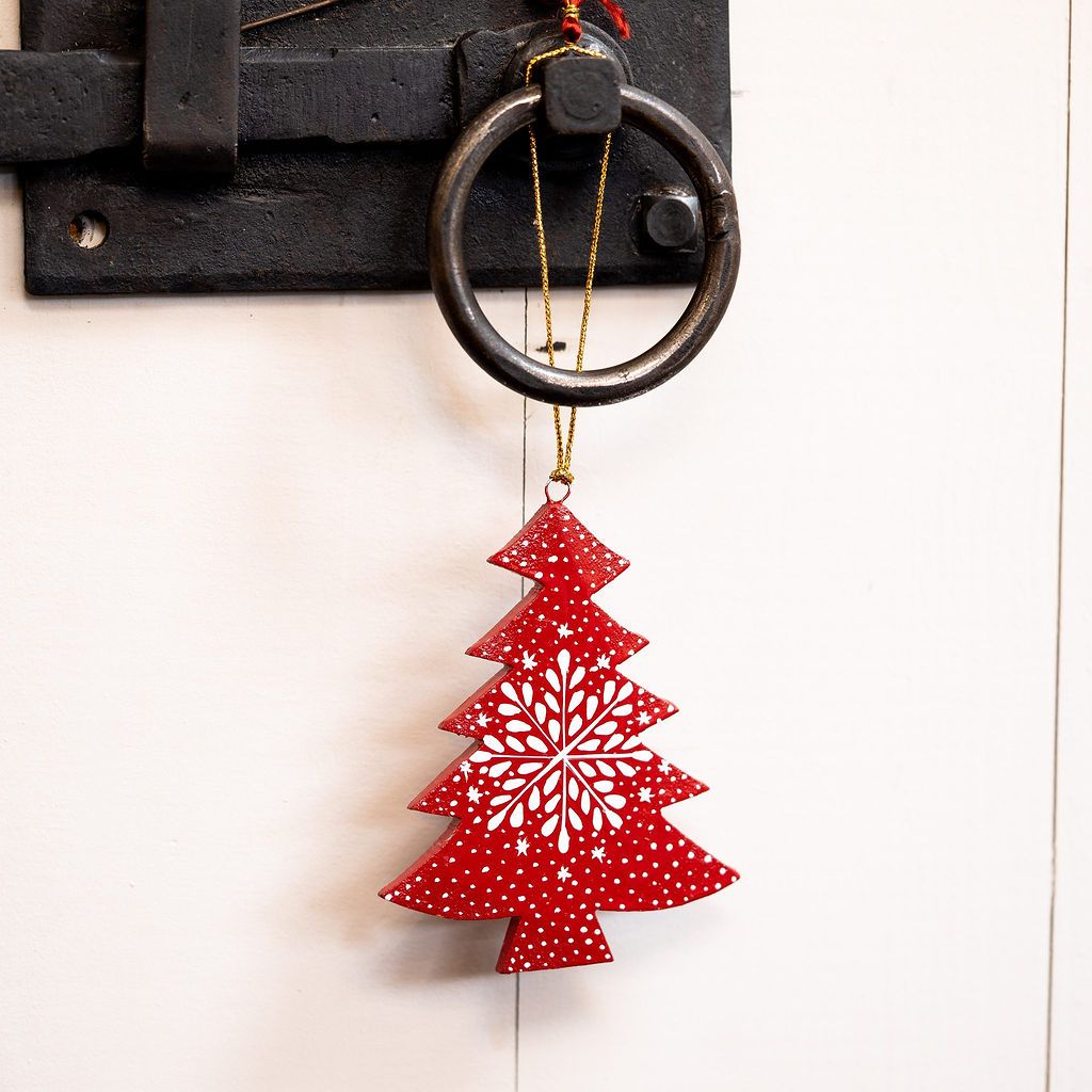 Red Snowflake Hanging Christmas Tree – Arthur Cameron